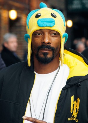 SPOTTED: Snoop Dogg Rocks a Funny Fish Hat On His Way to "David ...