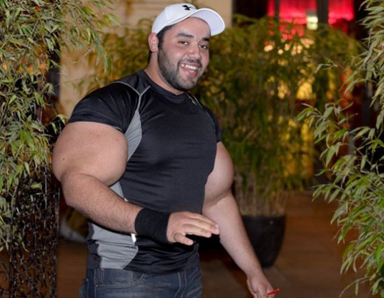 Moustafa Ismail's Grotesque 31 Inch Biceps Are The Biggest In The ...
