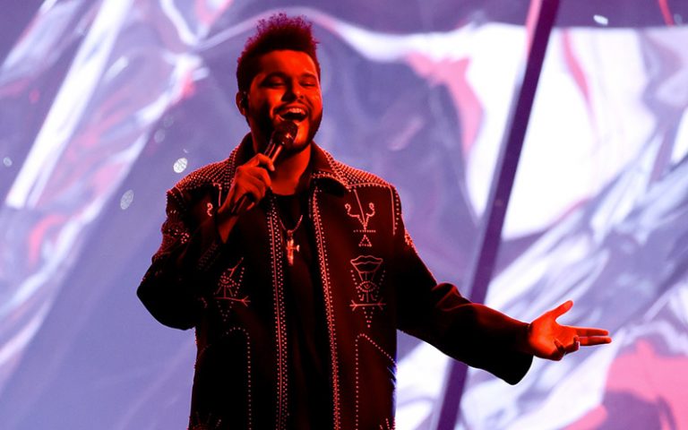 WATCH: The Weeknd Performs "Starboy" at 2016 American Music Awards