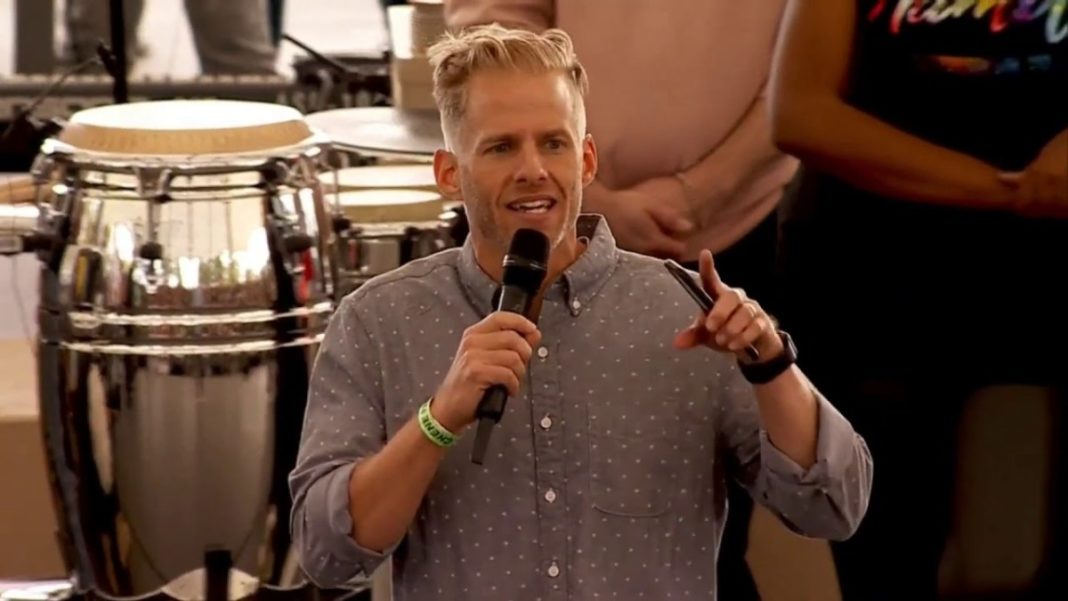 Kanye West's Pastor Says His Devout Christian Transition is So Real ...